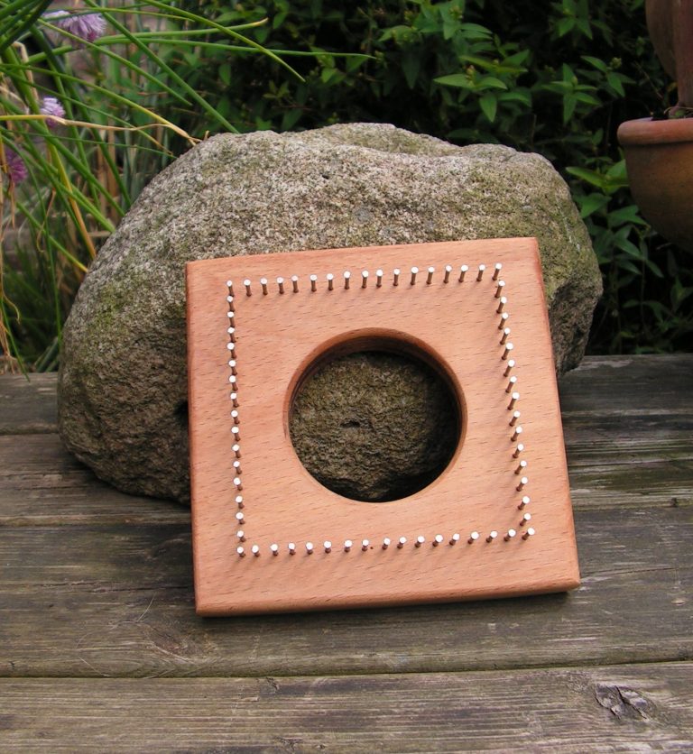 A 4" fine set pin loom - Dales Looms